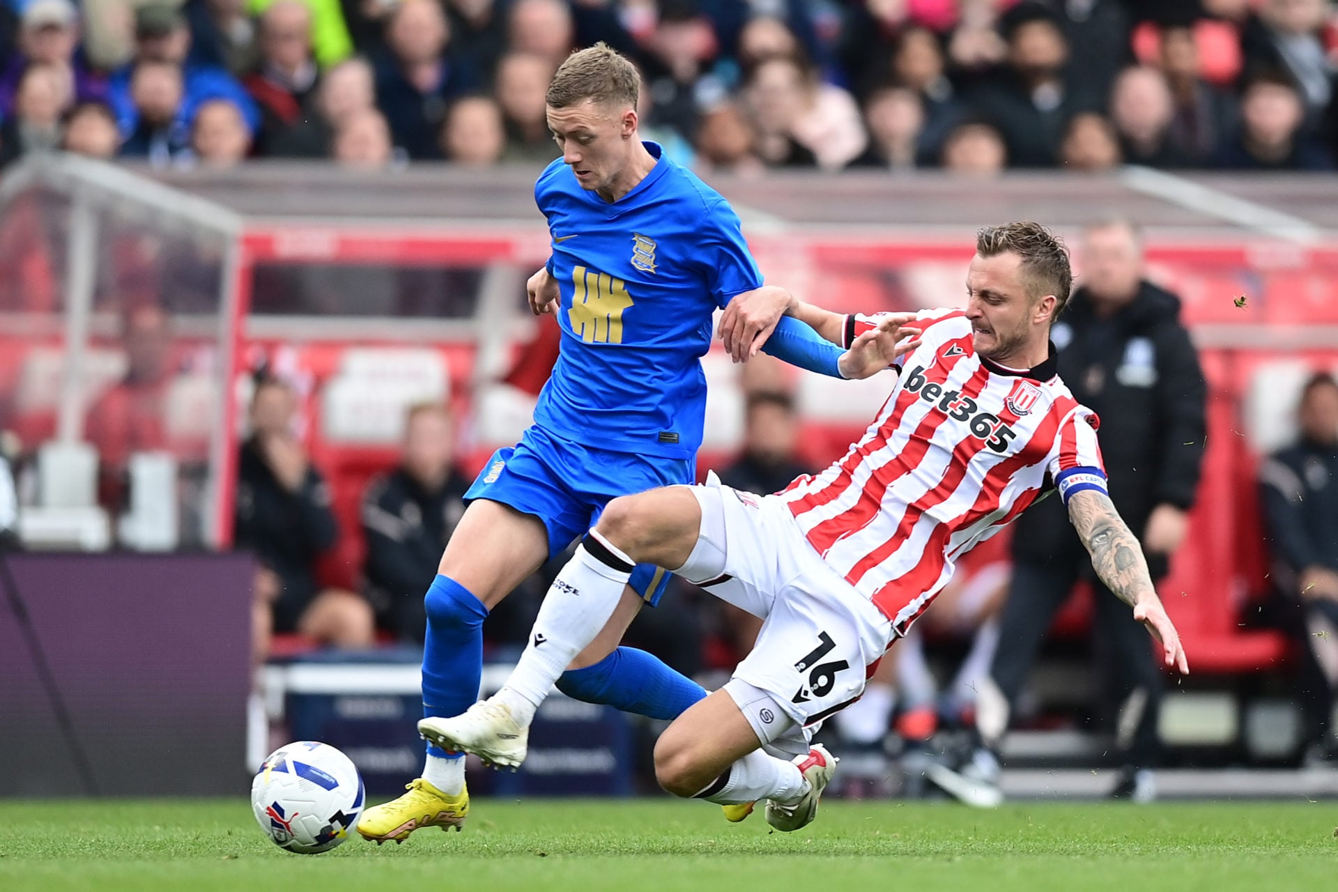 Stoke City fans still obsessed with ‘tackle of the season’ on ...